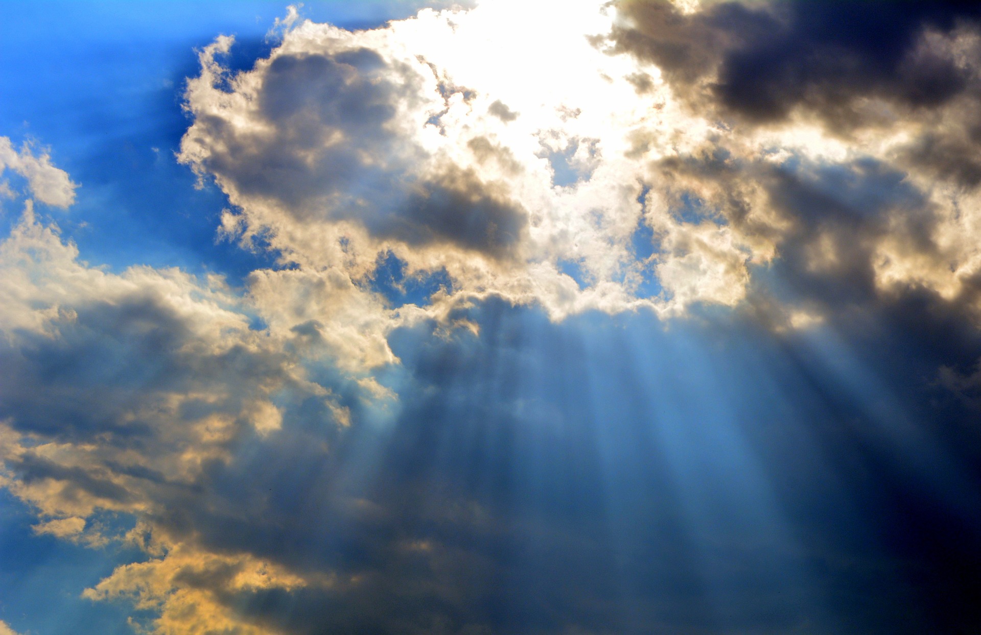 20 Best Verses About the Light of Christ - Catholic Ace